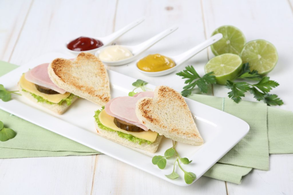 Corazones de pan con jamón en Recetas Pietrán